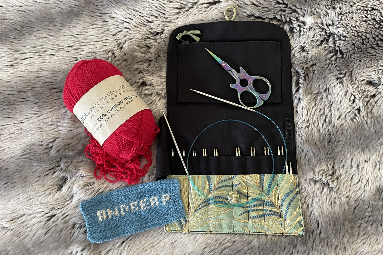 Knitted Name Badge – ONE HOOK TWO NEEDLES