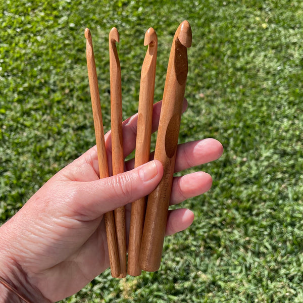 Crochet Hook Set, Large – ONE HOOK TWO NEEDLES